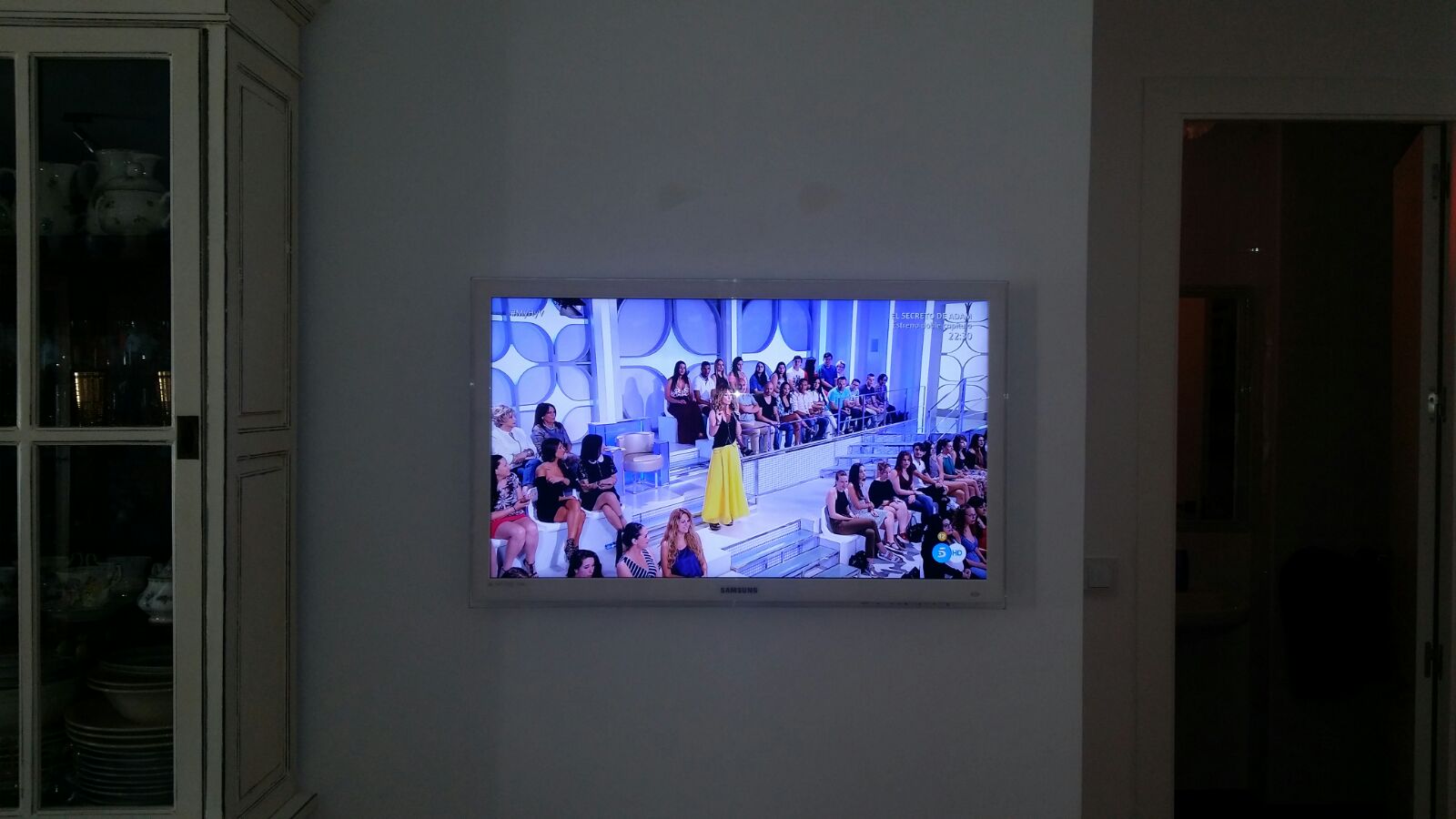 Instalación de una televisión - Repartos Ariemur S.A.